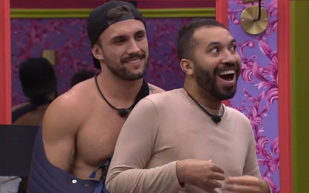 VÍdeo Em Cenas Quentes No Bbb 21 Gilberto Dá Massagem E Beijo Em